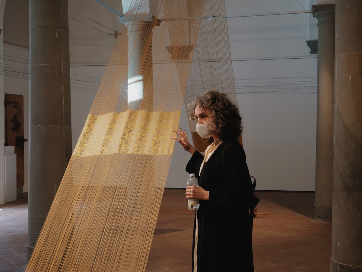 TRYING TO GROW WINGS: L’ARTE MATERICA E MULTIMEDIALE DI ANA VUJOVIC PER ...