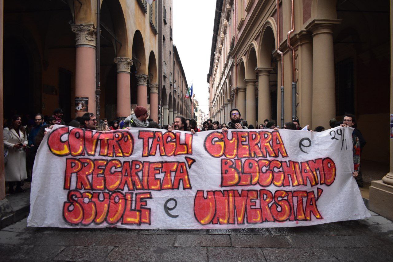Autointervista precaria: domande a se stessə sul destino della ricerca ...